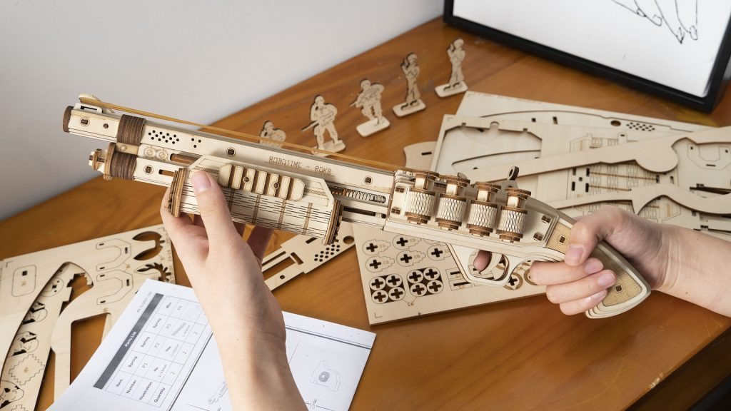 ROBOTIME Rokr 3D dřevěné puzzle Brokovnice Terminator M870 172 dílků ...